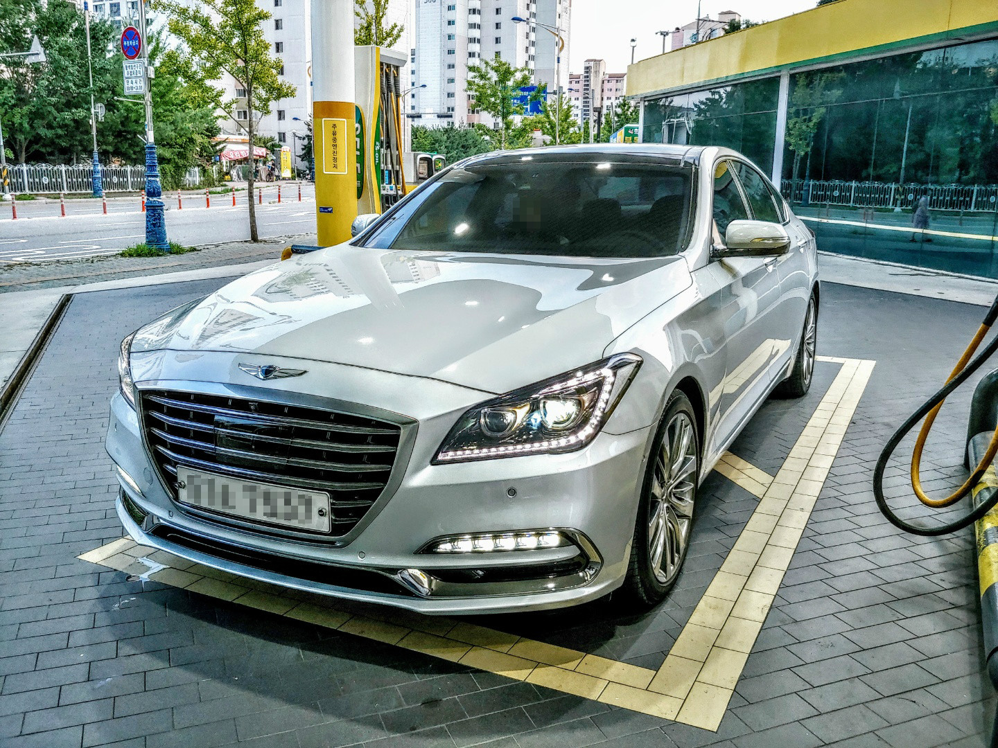 LG G7으로 찍은 G80 실버 사진 보정 - 보배드림 국산차게시판