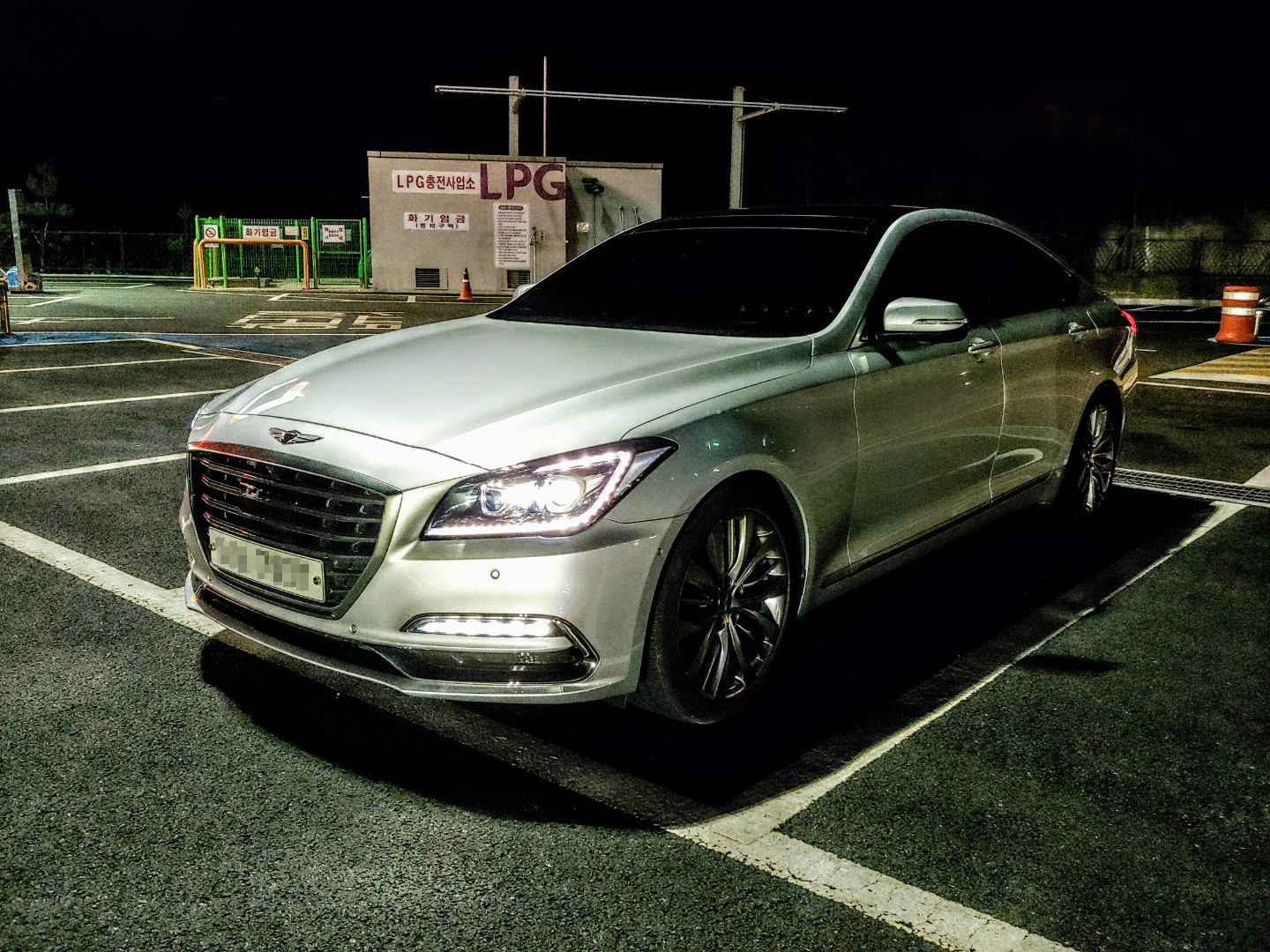 LG G7으로 찍은 G80 실버 사진 보정 - 보배드림 국산차게시판