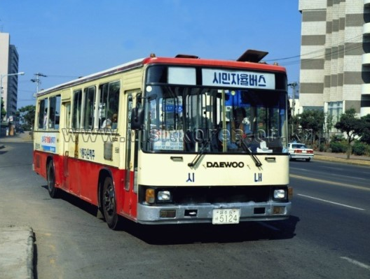 수십년전에도 자율주행버스가 있었다? - 보배드림 유머게시판